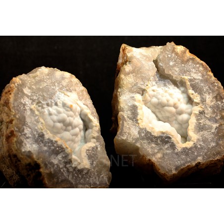 Mineral geoda de calcedonia