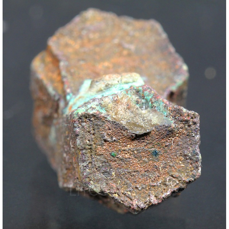 Cobre nativo pseudomorfico