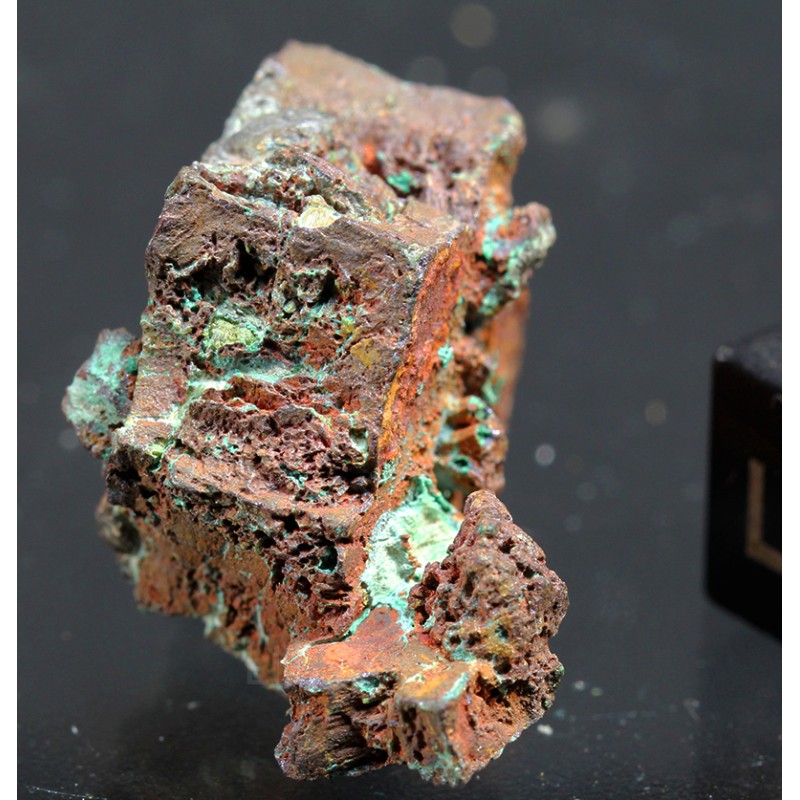 Cobre nativo pseudomorfico