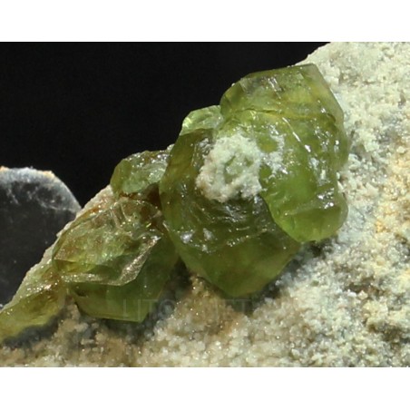 Mineral demantoide